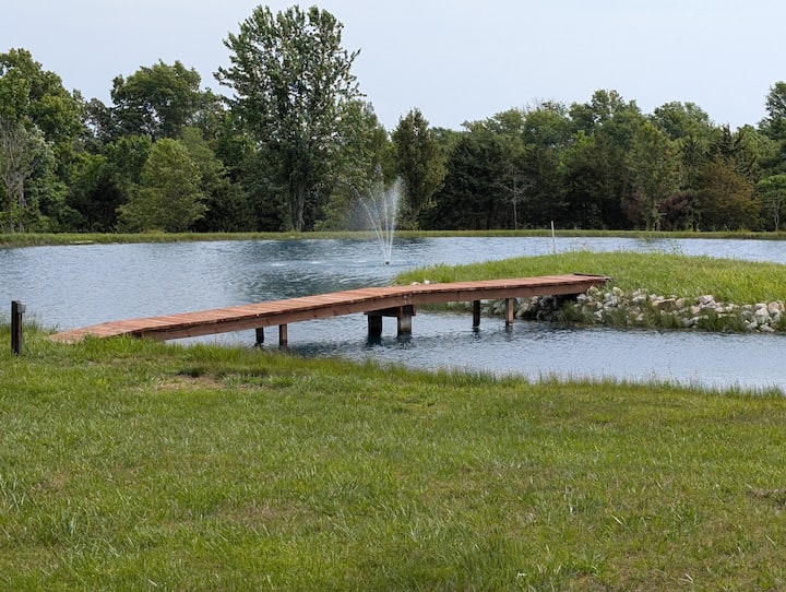 Sunset Pond Getaway Near Wine Garden - Innsbrook, MO