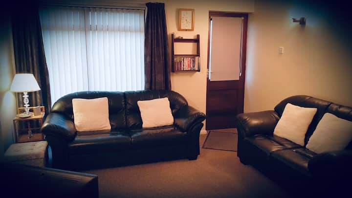Cozy Chalet Near Beach & Facilities - Widemouth Bay