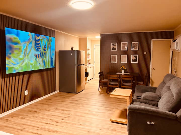 Your Modern Minimalist Retreat In The Heart Of Dfw - Euless, TX