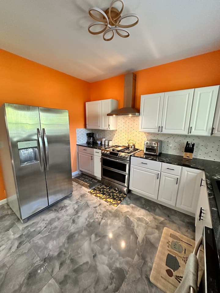 Brand New Stunning Home 3 Min To Niagara Falls - Niagara Falls, NY