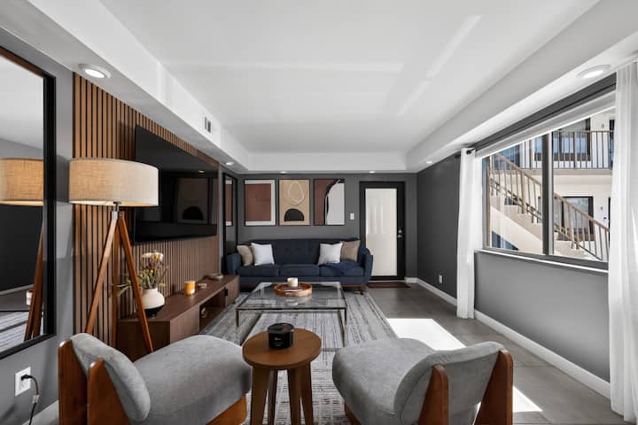 Designer Boutique Stay Near Wilton Drive - Wilton Manors, FL