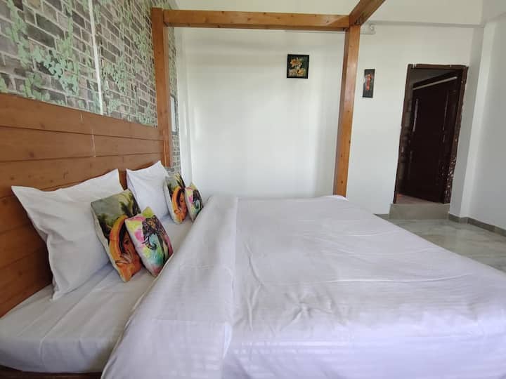 Kasauli Panorama Retreat | Premium Valley Viewstay - Kasauli