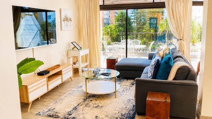 Escape To Seaside Luxury In The Heart Of Umhlanga. - Umhlanga