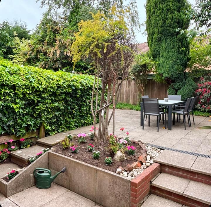 One Bedroom House With Private Garden - New Milton