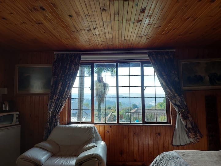 Woodenmanor Room 6-in The Wild - Hilton