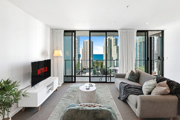 Lux Oceanview 2b Avani Broadbeach+gym+pool+parking - Broadbeach