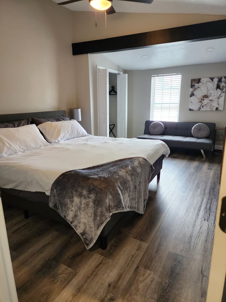 Buford Bungalow (1 K) - Buford, GA