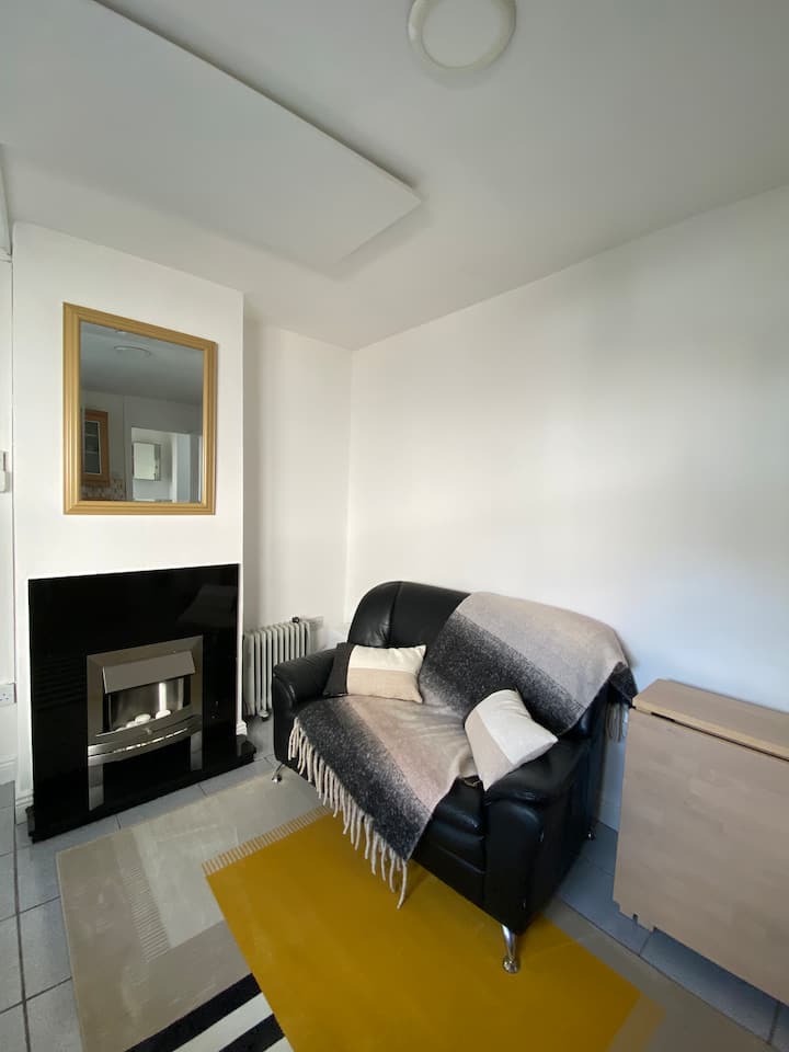 Cosy One-bed Apartment - Naas