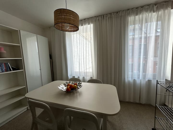 Nichée Au Cœur De Mons, C’est Une Maison Atypique - Mons