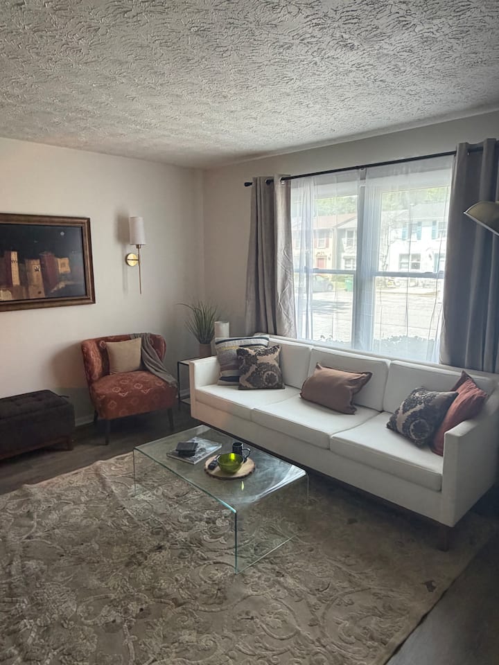 Atlanta World Cup Townhome | Marta Access - Roswell, GA