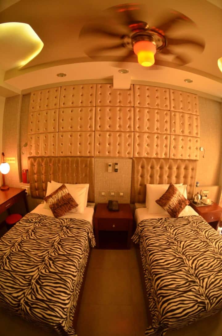 Newtown Inn | Comfortable Twin Room Near Airport - Maldives