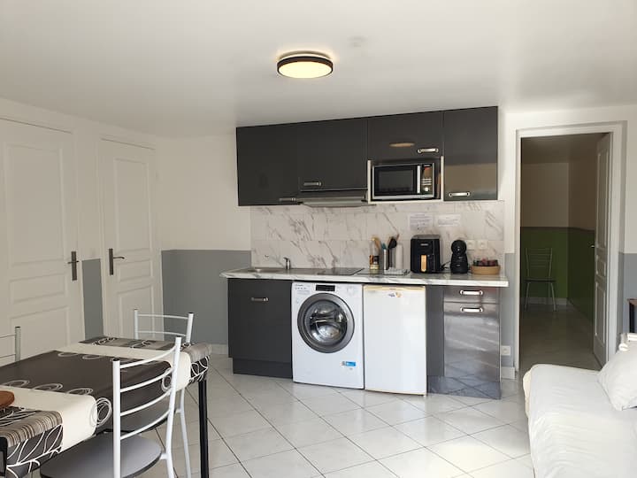 F2, Parking Gratuit, Service Repas Maison - Mougins