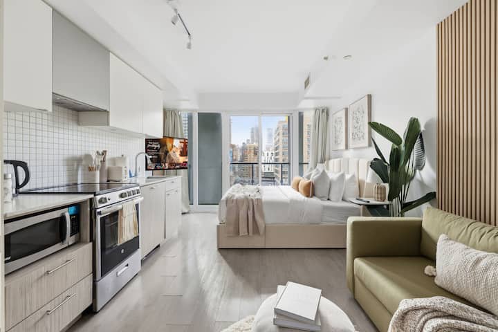 Stylish Studio, Steps To Yonge-dundas Square - Toronto, ON
