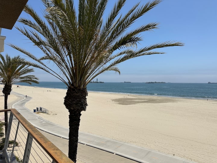 Oceanfront Luxury Condo With Direct Beach Access - Long Beach, CA
