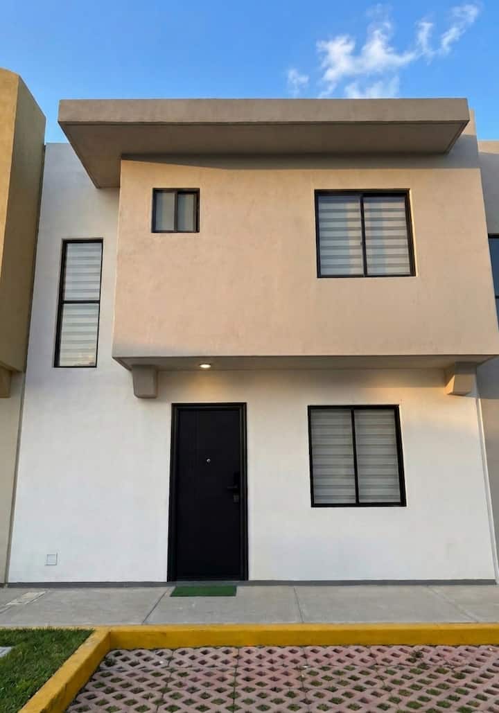 Hermosa Casa 3 Recámaras Amueblada Ojo De Agua - Ojo de Agua