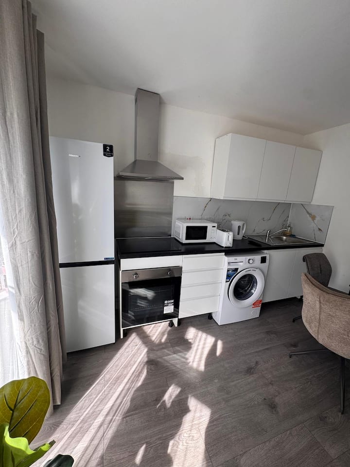 Spacious 3br House Peterborough (Sl64) - Peterborough, Royaume-Uni