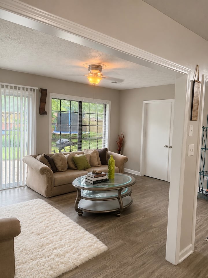 20 Mins From Benz Stadiumtwo-story Retreat Balcony - Riverdale, GA