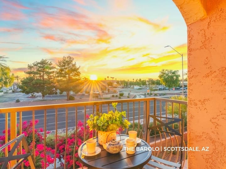 3 Br Wfh Golf Oasis + Pool + Spa: Steps 2 Shops - Scottsdale, AZ