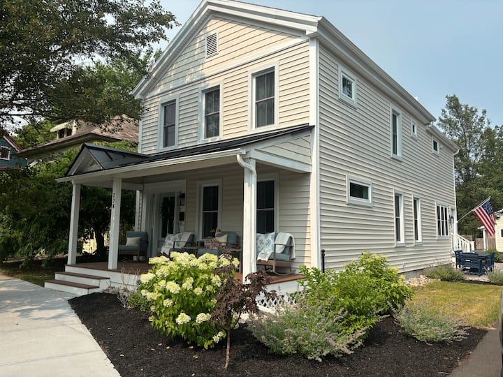 The Perfect Saratoga Retreat-walk Everywhere - Saratoga Springs, NY