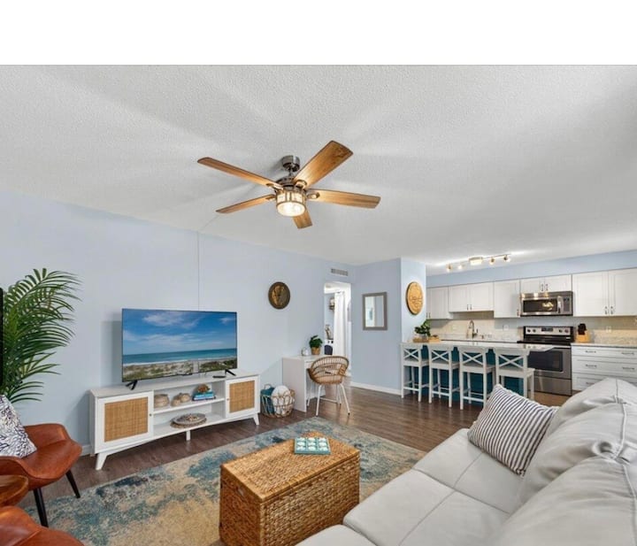 Ocean Escape In Cape Canaveral / Cocoa Beach - Cape Canaveral, FL