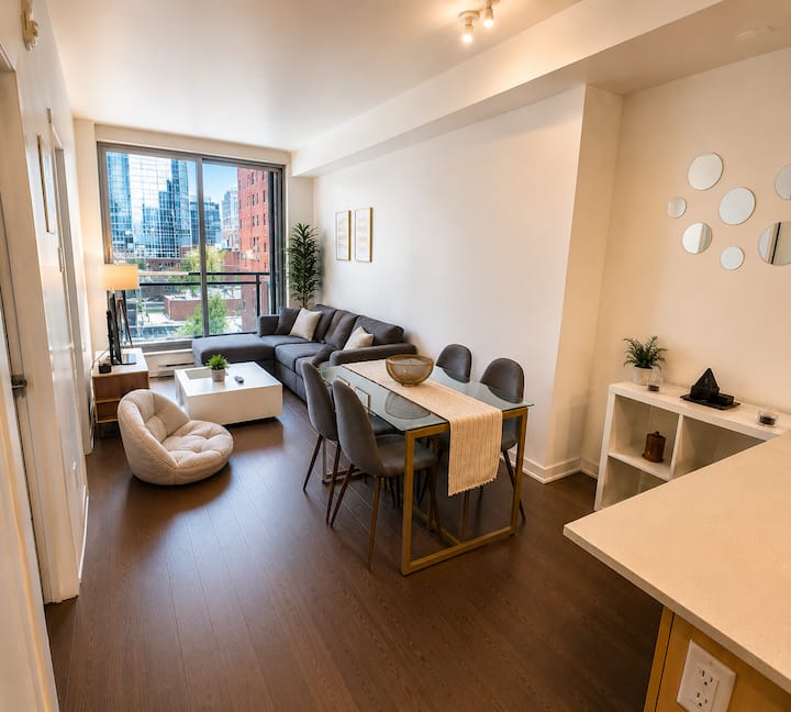 Modern 2 Bedroom In Best Possible Location - Lasalle
