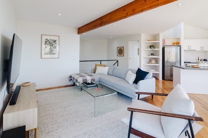 Hillside Haven - From The Mountains To The Sea - Dromana