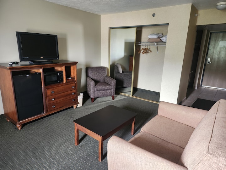 The Boardwalk Inn  On Strip - Branson, MO
