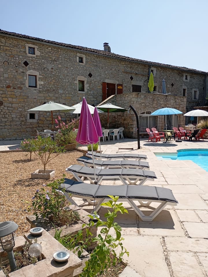 Les Cigales Gîte Olivier Piscine Partagée 7 Pers. - Grospierres