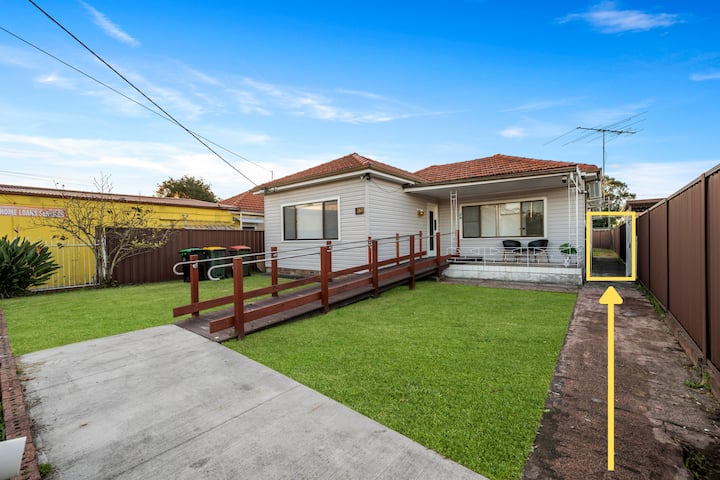 Guesthouse B 3br, 1 Minute Away From Train Station - Parramatta