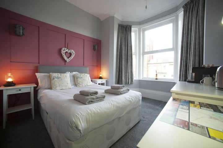 Family Stay | Bunk Beds | Central Southport - Southport