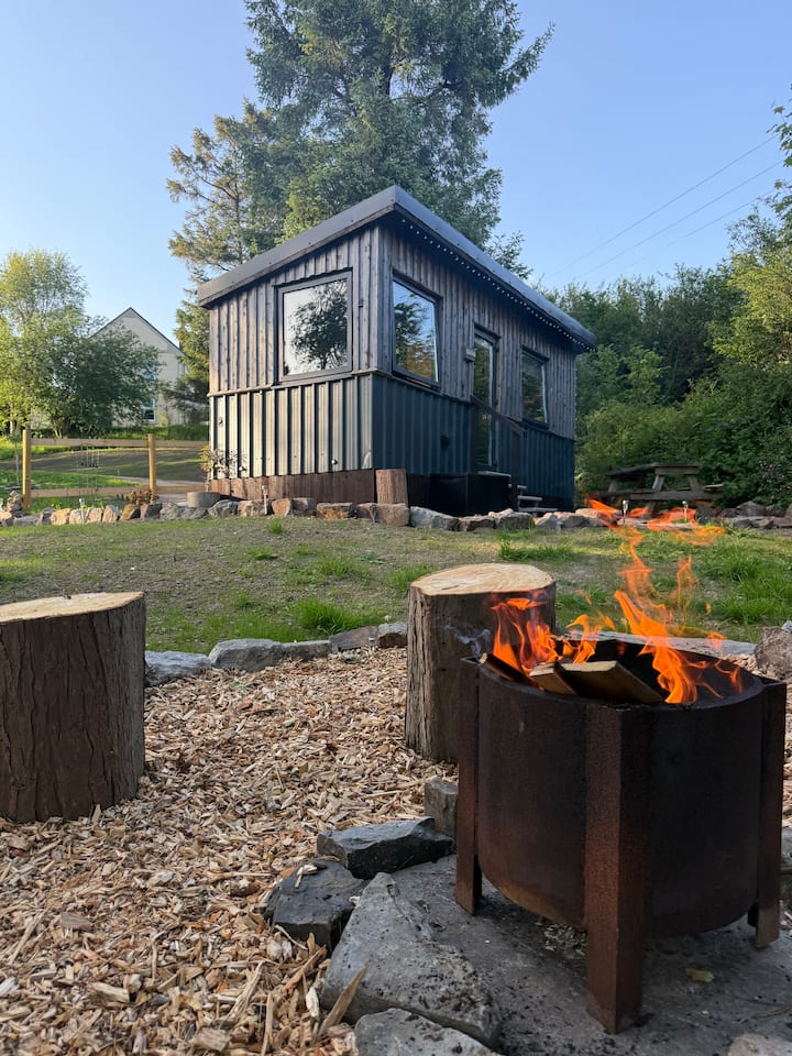 The Pod 
Bespoke Tiny-home Near Saundersfoot - Manorbier