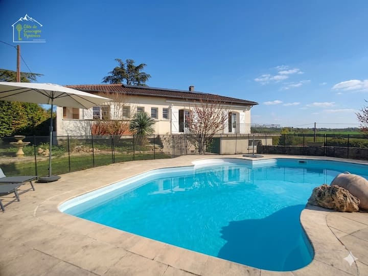 Maison Aux Portes De Condom, Piscine, Vue Pyrénées - 꽁동