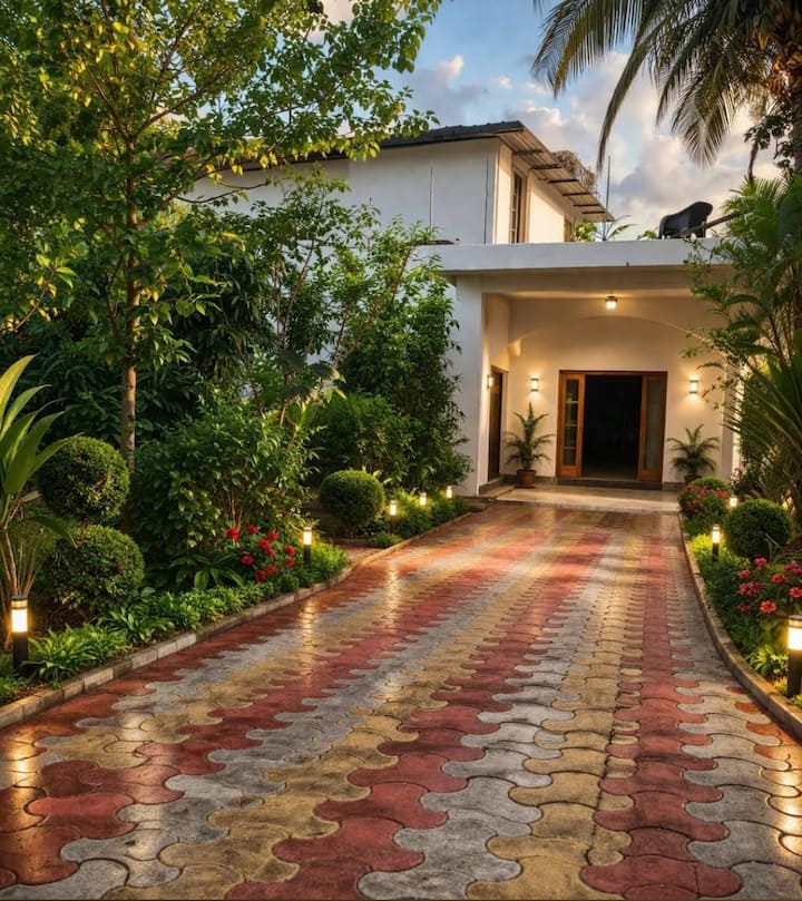 A Garden Homestay-shivdhara Kutir - India