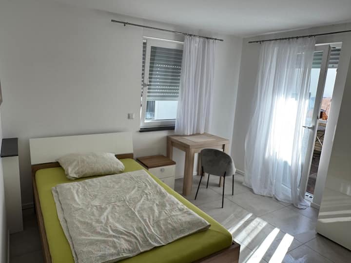 Studio In Kelsterbach, Nahe Flughafen Frankfurt - Kelsterbach