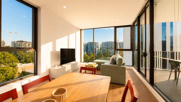 Stylish Apartment Near Macquarie Uni & Metro - Hornsby