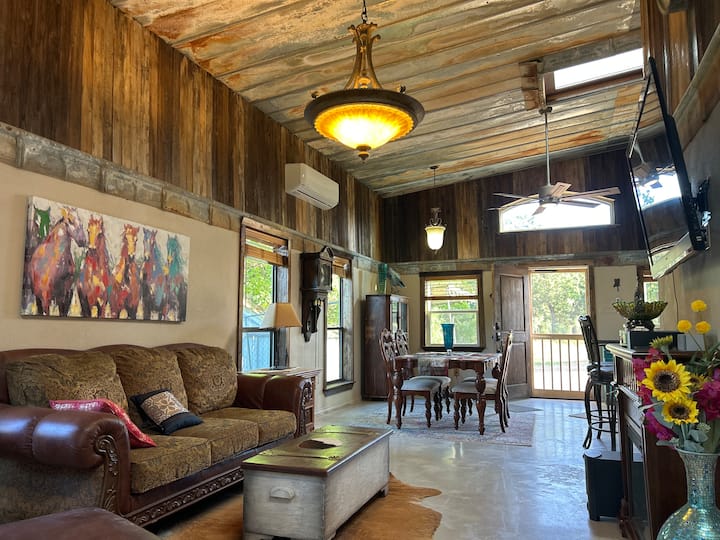 Wild Trail Retreat - Fredericksburg, TX