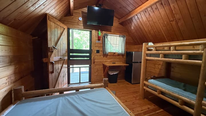 Cute Camping Cabin - Eagles Nest - Great River Bluffs State Park, Winona
