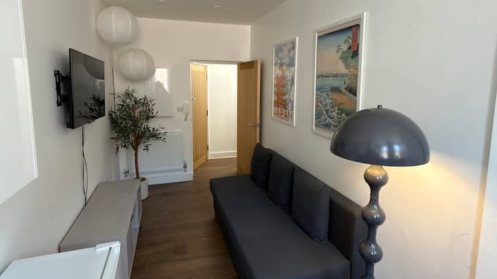 Modern Flat On High Street Near Ship Terminal - Beaulieu