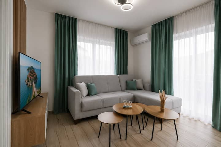 Sea & Spa Escape | Deluxe Family Apartment - Montenegro