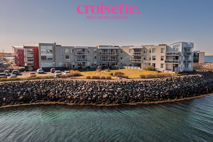 Modern Flat By The Sea With Great Balcony - Reykjavík