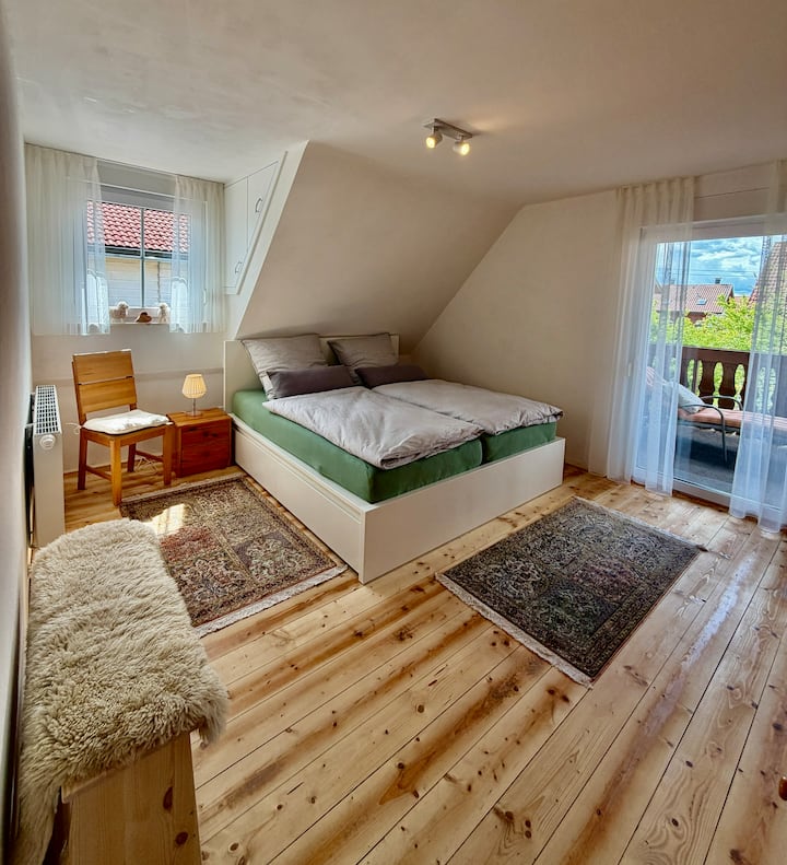 Großzügige Wohnung In Grüner Lage Mit Südbalkon - Aalen