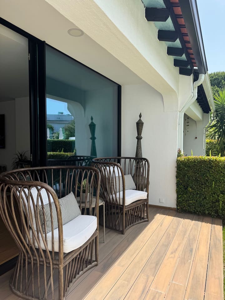 Modern Villa With Large Pool Near Beach & Lisbon - Seixal