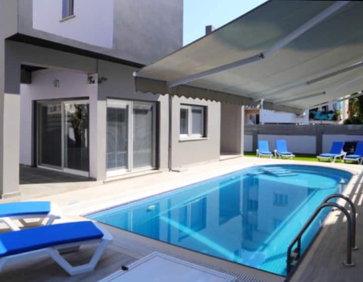 Sema Villa Located In The Heart Of Kyrenia Town - Kyrenia