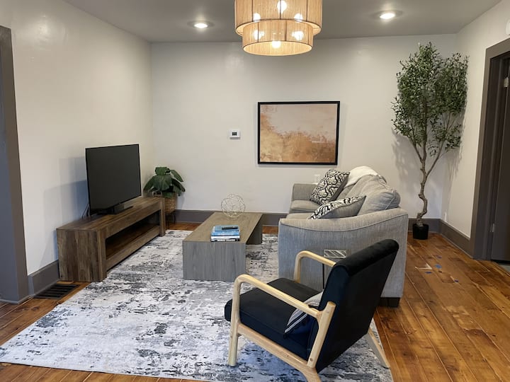 Historical Beauty 2 Br With Complete Renovation - Mansfield, OH