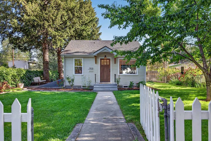 The Mckinley Cottage | Historic East End Boise | P - Boise, ID