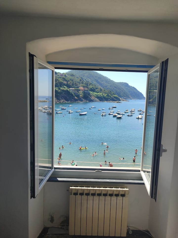 Appartamento In Baia Del 
Silenzio - Sestri Levante