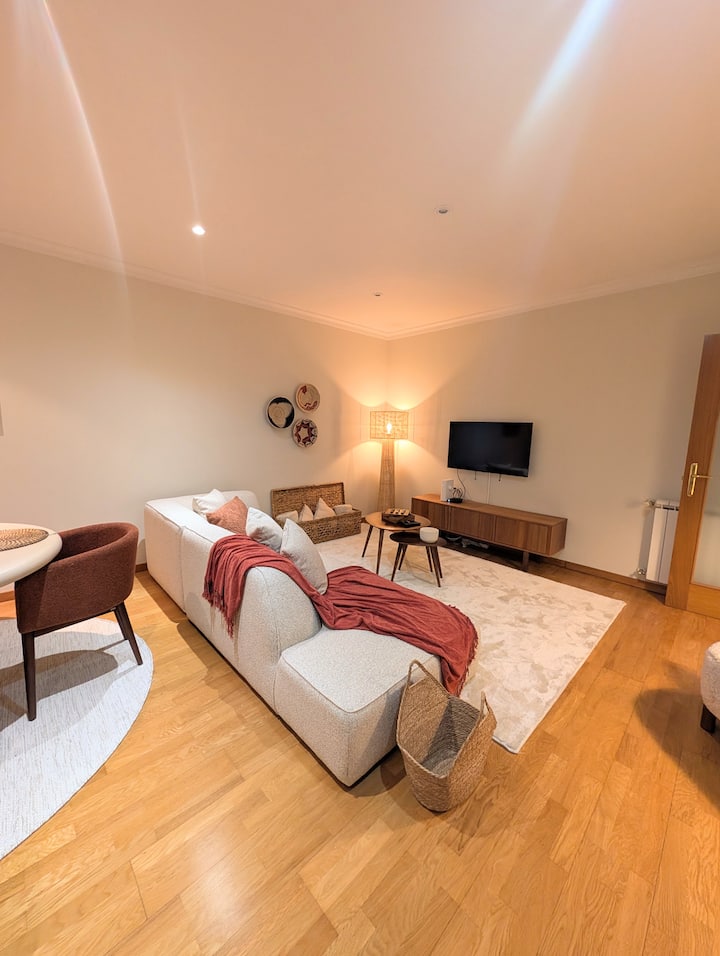 Elegant Metro Apartment | Free Parking - Senhora da Hora