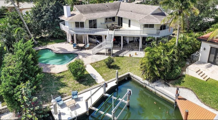 Beautiful Water Views In Marco. Quick Gulf Access. - Marco Island, FL