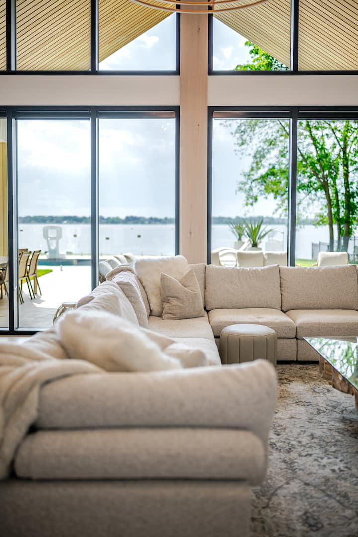 Le Luxury Lac Champlain, Venise En Québec Avec Spa - Québec