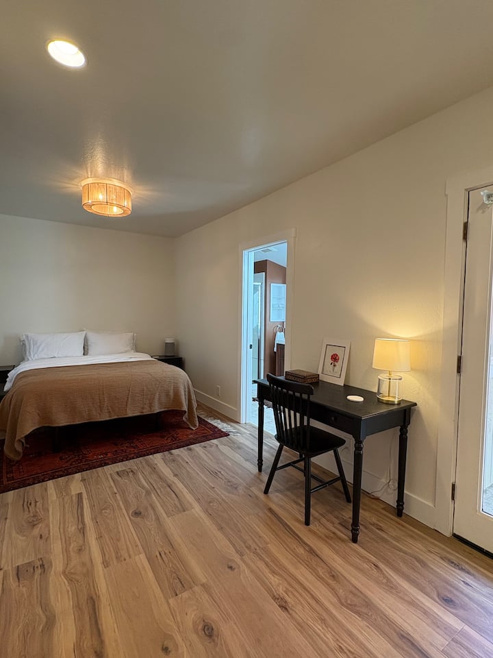 Downtown Grass Valley Craftsman Home W/ Courtyard - Grass Valley, CA